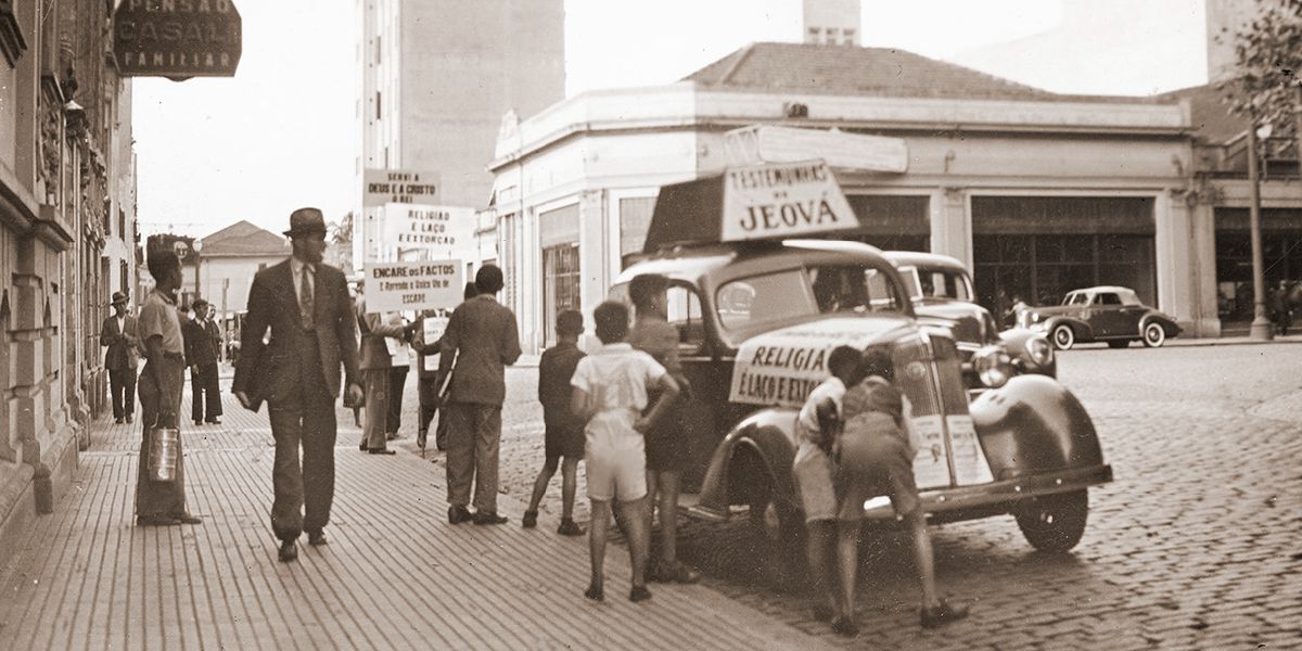 The Sound Car Known to Millions — Watchtower ONLINE LIBRARY