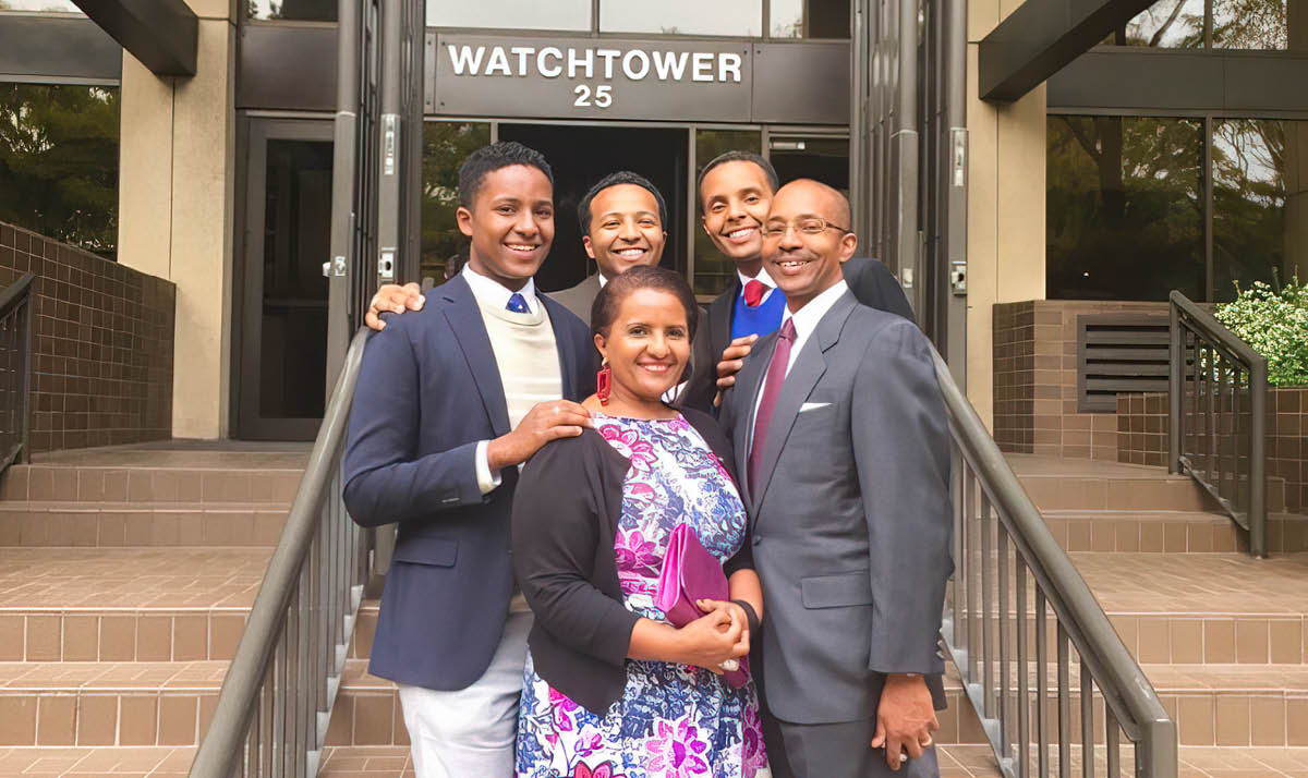 Gusto Kong Paglingkuran Habambuhay si Jehova — Watchtower ONLINE LIBRARY